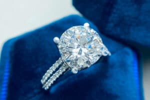 1 Carat Diamond - The Expert Buying Guide - Diamond Registry
