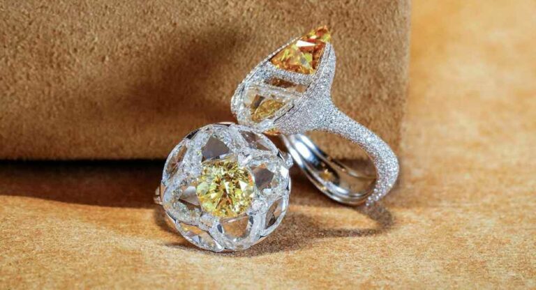 Floating Diamond Rings: A Unique Symbol Of Elegance And Grace - Diamond ...